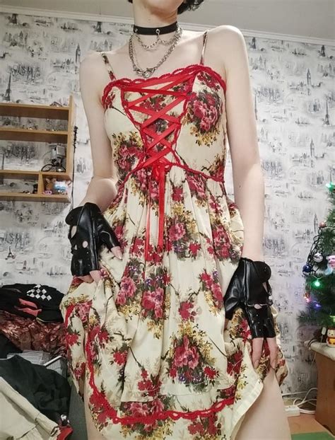 Гарне вінтажне плаття з квіточками — ціна 300 грн у каталозі Сарафани Купити жіночі речі за