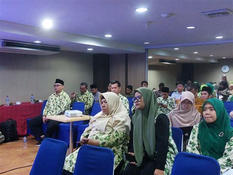 Dosen KPI Hadiri SemNas Pelantikan Dan Rakernas DPP ASKOPIS UII DALWA