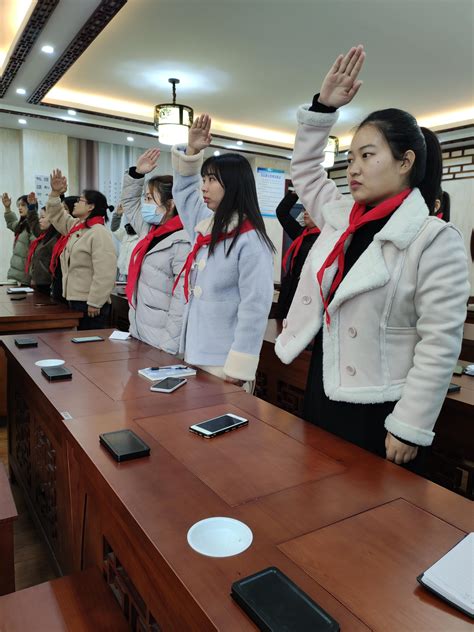 做好红领巾引路人 ——新乡学院附属中学开展中队辅导员培训会 新乡学院附属中学