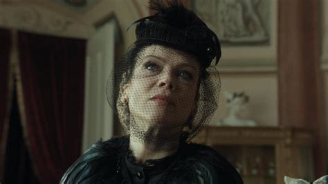 La Hermanastra Fea Pel Cula Tr Iler Resumen Reparto Y D Nde Ver Dirigida Por Emilie