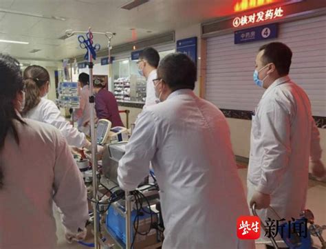 56岁女子多次心跳骤停，ecmo团队“抢”回一命！ 患者 阿姨 倪海滨