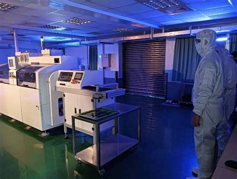 崑大電機系攜手半導體業育專才 15位學子獲真空技術士認證考照