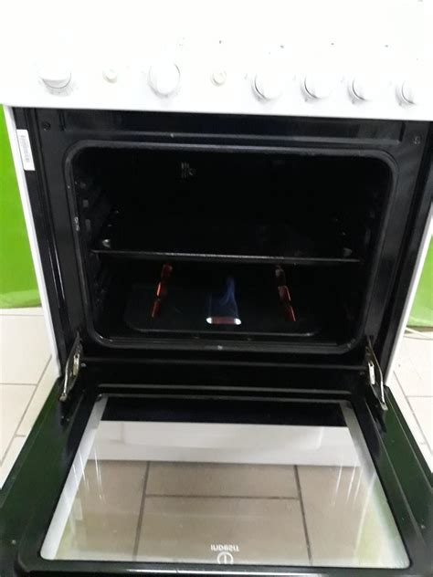 Газова плита Indesit 60см біла емаль духовка газова з Німеччини б у ЄВРОПА продаж ціна у Києві