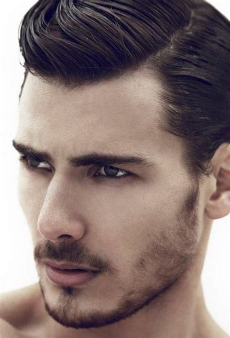 Стрижки чоловічі середньої довжини