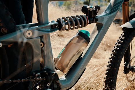 Fidlock TWIST Single Bottle 590 Antibacterial Bottles Bike Discount