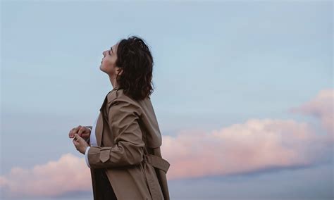 Mommy Issues 7 Common Signs The Psychology Behind The Term