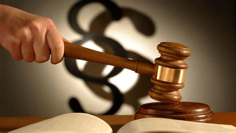 Суд у Приштини осудио бившег министра Ненада Рикала на три године затвора — Rt Balkan