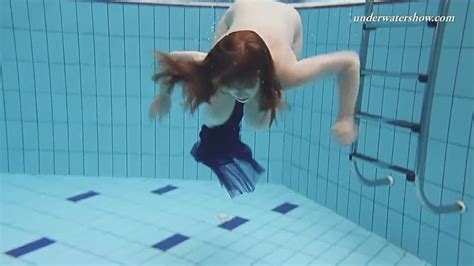 Juicy Pussy Lenka Swimming