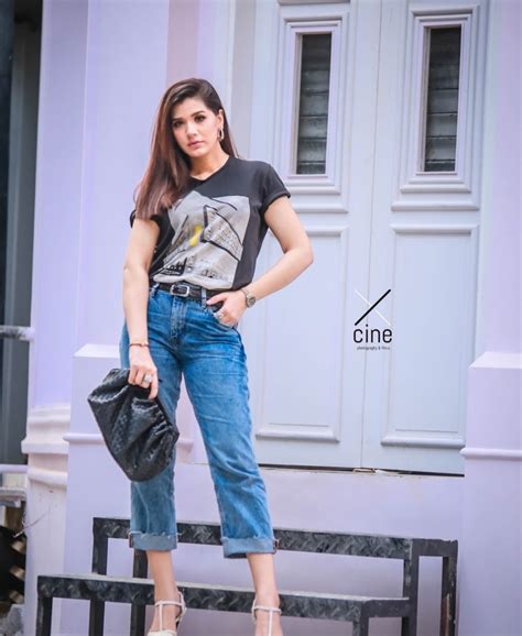 Imran Ashraf Ex Wife Kiran Ashfaque Gorgeous New Clicks Reviewit Pk