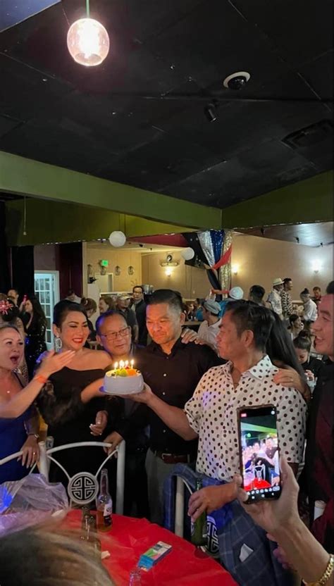 ខាត់ សុ ឃី ម ឆ្លៀត ធ្វើ រឿង មួយ ដាក់ អតីត តារា សម្តែង អម្ពរ ទេវី ពេល ស្កាត់ ជួប គ្នា នៅ អា មេ រិ