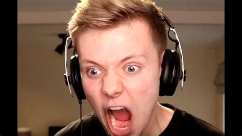 This Deserves To Be Content Aware Scaled Rcontentawarescale