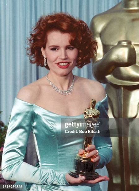 437 Geena Davis Oscar Photos And High Res Pictures Getty Images