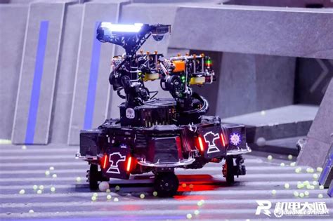 我校robobraver机器人战队荣获robomaster2024机甲大师超级对抗赛南部区域赛冠军 学校要闻 新闻网 电子科技大学中山学院