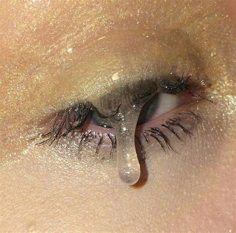 Diamond Tears Aesthetic Golden Tears Aesthetic Tear Drop On Eyelash