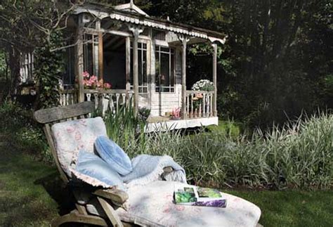 Уютный дачный домик с верандой