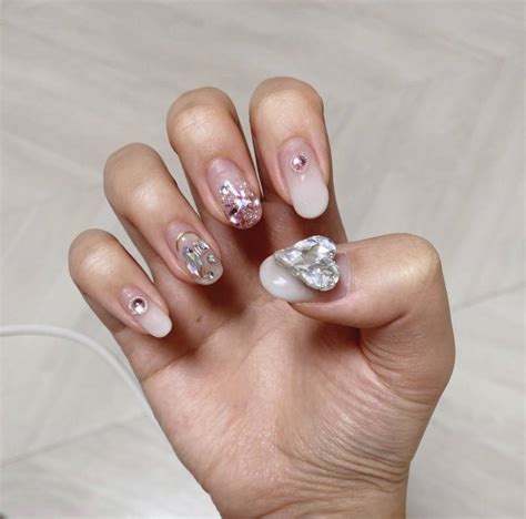 내기준 네일은 약간 투명 그라데이션이 오래하기 좋은거같아 인스티즈instiz 일상 카테고리