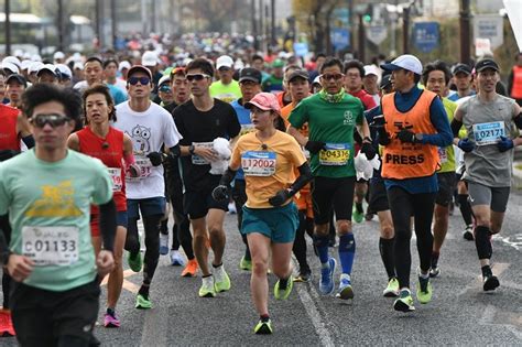 【動画・写真特集】「島根で気持ちよく走ることができた」 井上咲楽さん目標の3時間半切り達成 国宝松江城マラソン 山陰中央新報デジタル