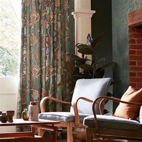 Kelmscott Manor Bed Hangings Recreation