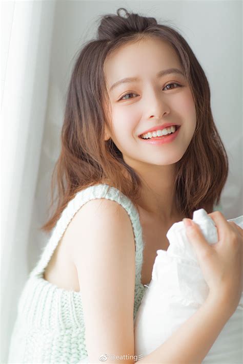 阳光般明媚的笑，爱笑的女孩最美丽