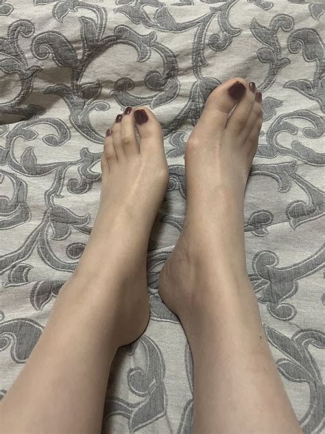 长腿琪姐521 on Twitter 有人来舔妈妈的jiojio吗
