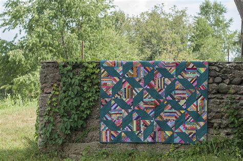 unpinned a string pieced quilt — lynn carson harris