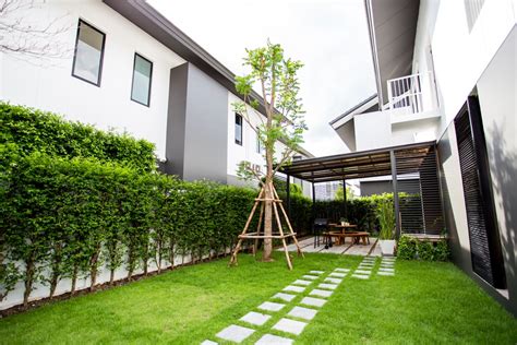 รวม 41 ไอเดียต่อเติม “พื้นที่ข้างบ้าน” เป็นมุมนั่งเล่นสุดชิล พื้นที่จำกัดก็ทำได้