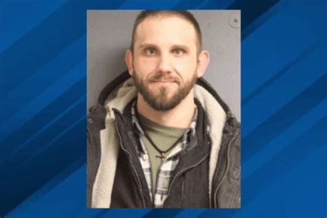 Officer Michael Tapscott Charged For On Duty Drug Sale Under Coverist