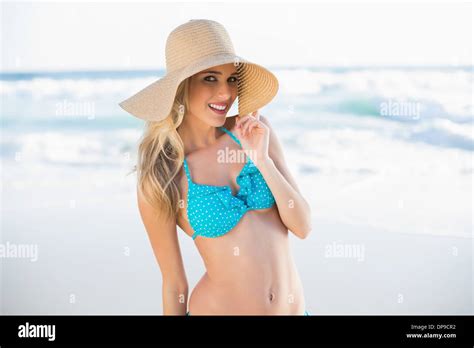 Gorgeous Blonde In Bikini Banque De Photographies Et Dimages à Haute