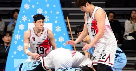 연패 탈출을 향한 치열한 승부 포토