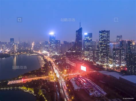 航拍安徽合肥天鹅湖CBD夜景 站酷海洛 正版图片 视频 字体 音乐素材交易平台 站酷旗下品牌