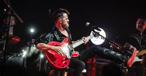 Coque Malla Vence Y Convence En Zaragoza Cojo Y Con Muletas