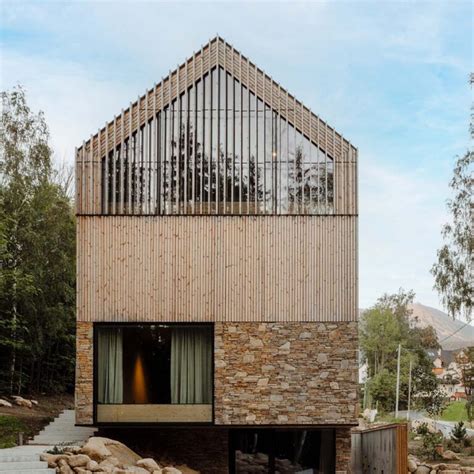 Thermory Benchmark Pine Cladding Russin