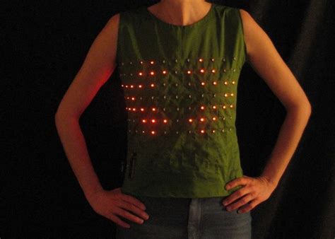 Leah Buechley Crafting The Lilypad Arduino Make E Textiles