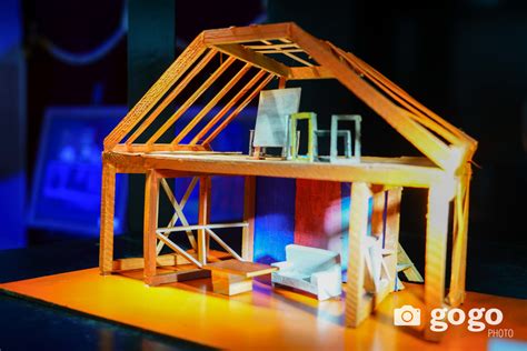 Үндэсний төв архивт найруулагч Н Наранбаатарын хувийн сан хөмрөгийг