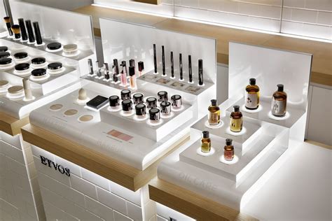 P018 화장품 진열대 Pop 제품진열대 아크릴pop 제품거치대 제품디스플레이 행사매대 아크릴진열대 아크릴 Display Vmd 프로모션pop 행사display Artofit