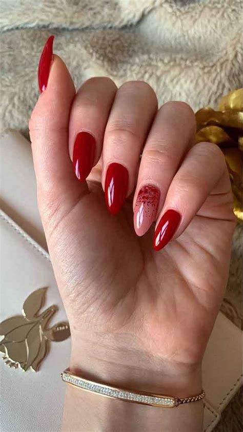 ایده ناخن قرمز 2024؛ ولی قبول داری رنگ قرمز یه چیز دیگه است تو کاشت