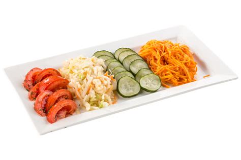 절인 야채 오이 토마토 당근 양배추 보존 된 음식은 흰색 배경에 고립 되어 있습니다 0명에 대한 스톡 사진 및 기타 이미지 0명 건강한 식생활 그릇 Istock