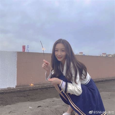 美女艺人SNH48 张怡迷人可爱美照