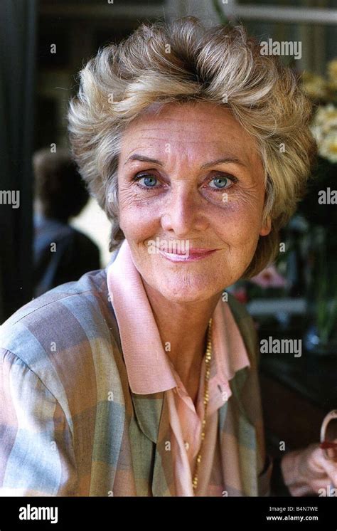 Sheila Hancock Actress June Stock Photo Alamy