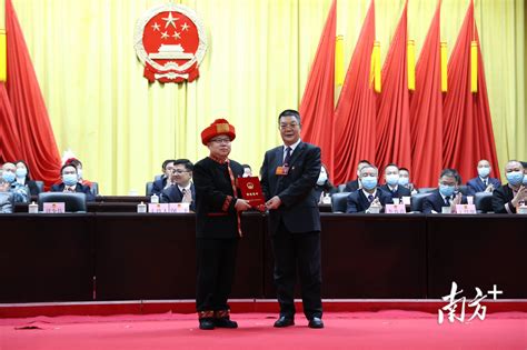 连南新一届县政府领导班子出炉！房志荣当选县长黄津会议少萍