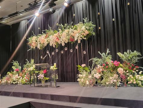 Greengrove 그린그로브 예약 프로포즈꽃입니다 준비하신선물과 맞춰 오렌지꽃을 문의주셔서 요청사항 그대로 제작해드렸습니다~~ ̈ 프로포즈 문의 많이 주셔서