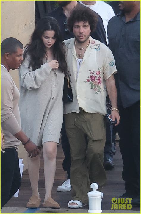 Selena Gomez And Benny Blanco Share Sweet Kiss During Date Night In