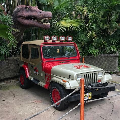 Pin By Bruno Gregorio On Jurassic Jurassic Park Jeep Jurassic Park