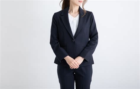 仏壇の魂抜きの服装喪服ではなく平服でも問題ない メイさんの喪服ガイド