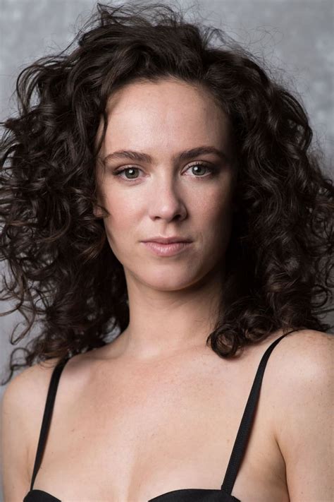 Amy Manson Кінобаза