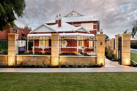 Налог с продажи дома нужно ли платить с какой суммы как платится как избежать