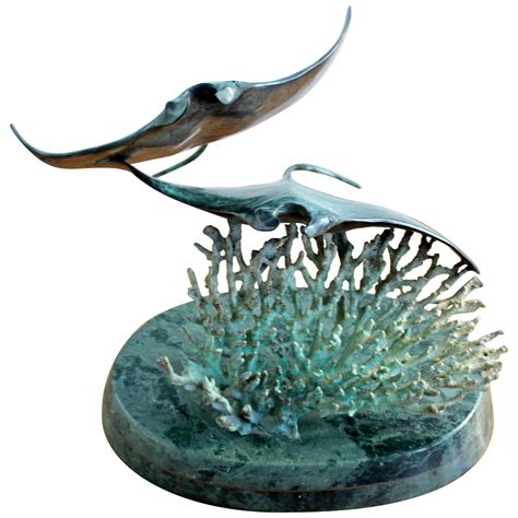 Contemporary Bronze Sculpture Signed Robert Wyland Manta Rays 40 300