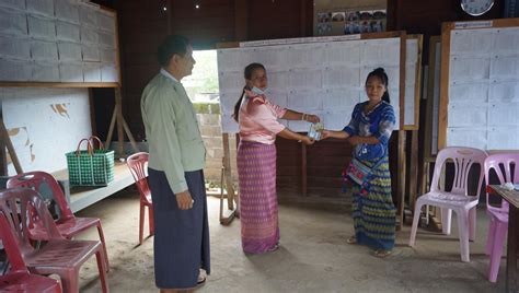 မိုင်းဆတ်မြို့၌ ကိုဗစ် ၁၉ ရောဂါကာကွယ်၊ ထိန်းချုပ်ရေးကာလအတွင်း ပုံမှန်ဝင်ငွေမရှိသော အိမ်ထောင် စု