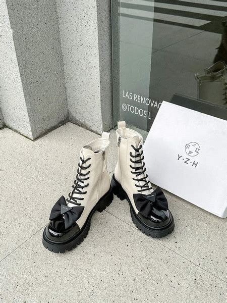 Туфли Miu Miu купить с доставкой по выгодным ценам в интернет магазине Ozon 1269221399