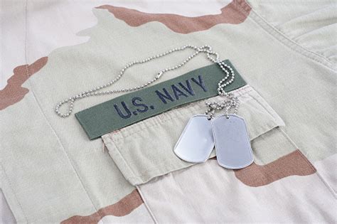 사막 위장 제복에 개 태그 개 태그와 미국 해군 분기 테이프 검은색에 대한 스톡 사진 및 기타 이미지 검은색 경찰관 계급 Istock